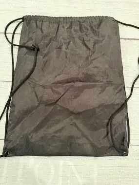 Tapout | Bags | Tapout Black Gym Drawstring Backpack With Cream Logo ...